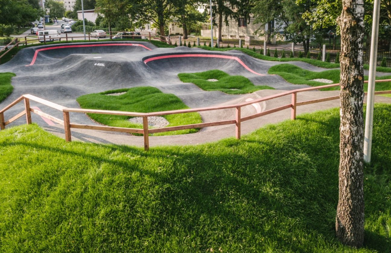 EasyGreen - EasyGreen turf grass is natural and grown with care. Once ...