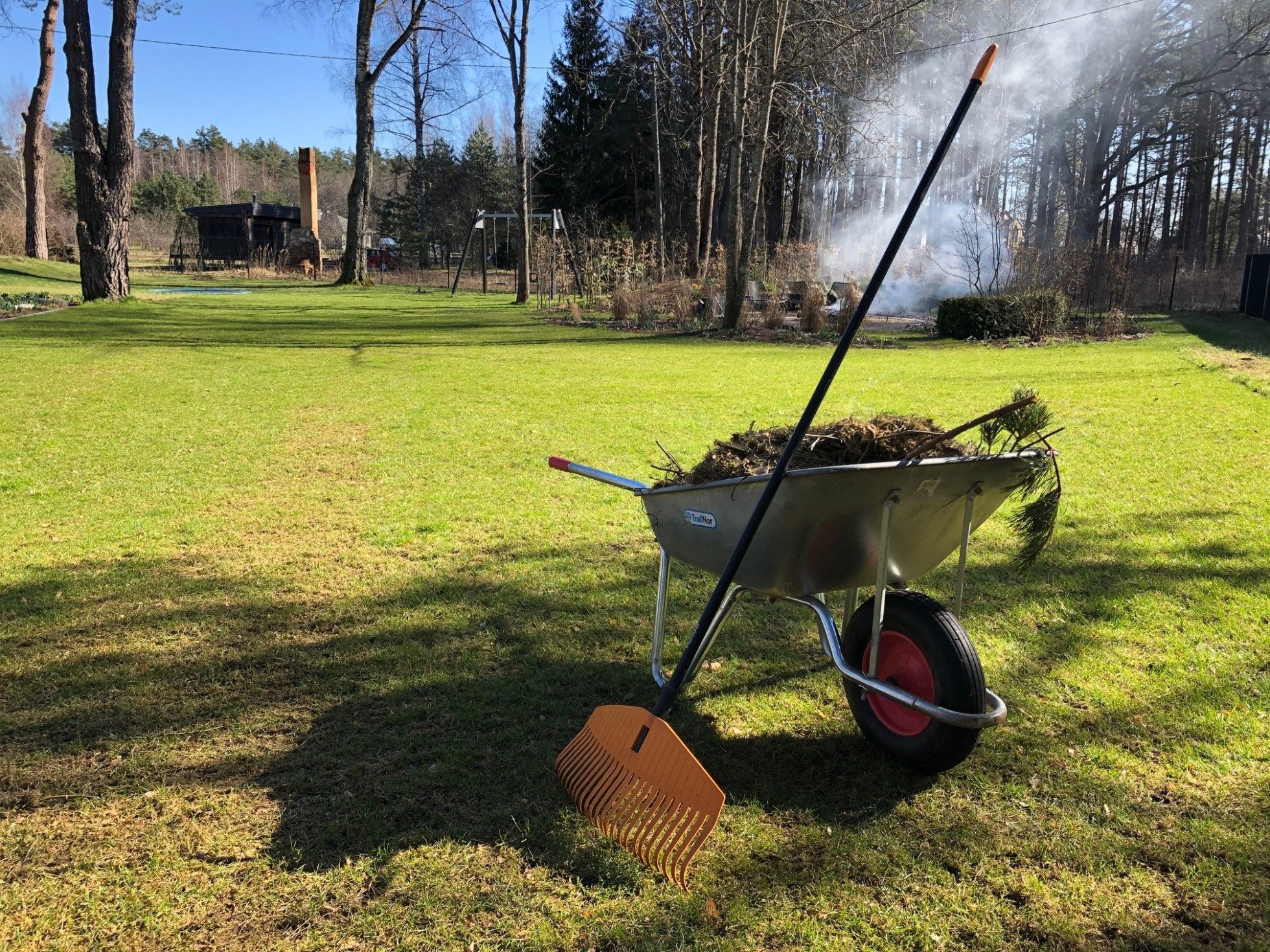 Raking your lawn. - EasyGreen